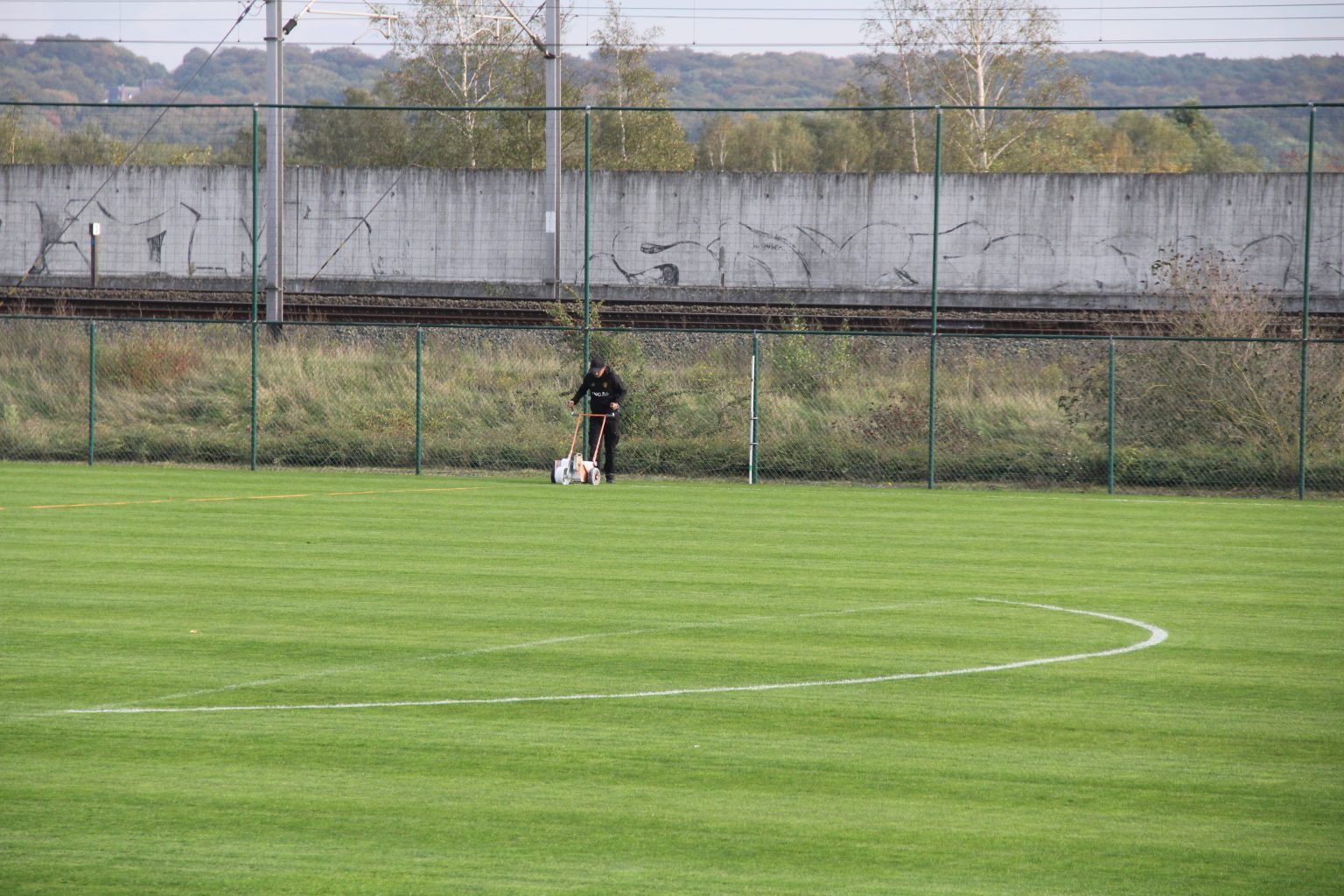 Husqvarna gaat de autonome ballenraper van Relox Robotics verdelen in ...